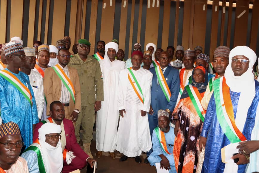 Éveil du patriotisme et unité nationale : Le Premier Ministre, M ...