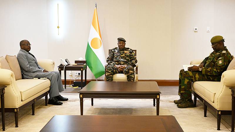 A la Présidence de la République : Le Chef de l’Etat reçoit le ...